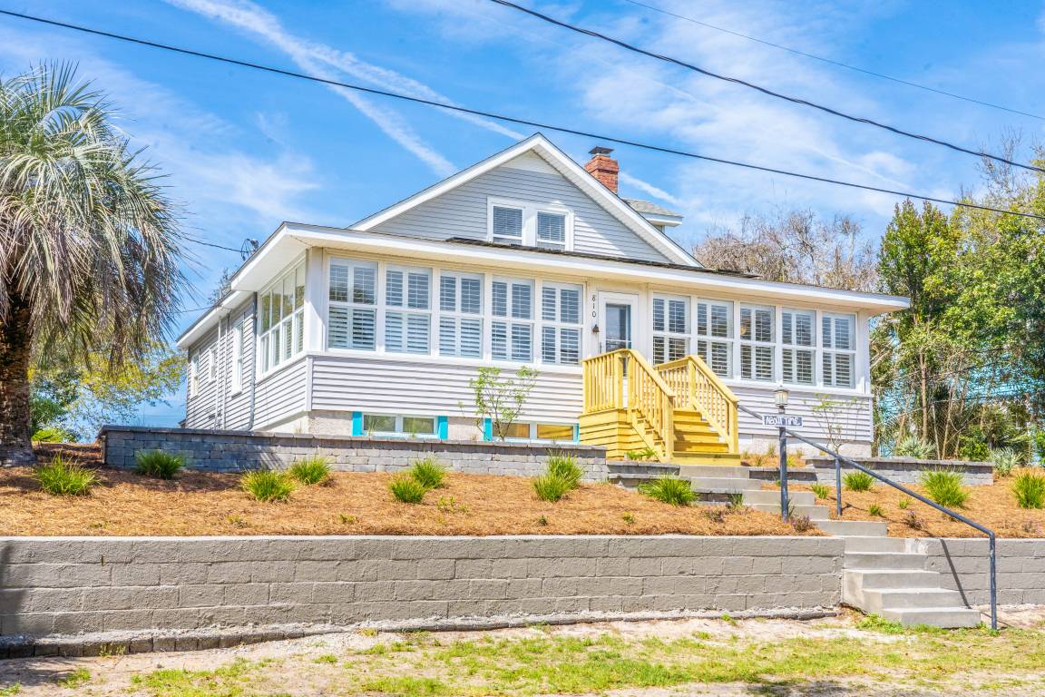 House ∙ 5 Bedrooms ∙ 12 Guests - Folly Beach, SC