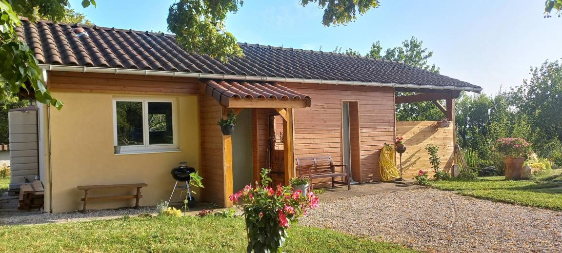 35 M² Gîte ∙ 4 Personnes - Ain