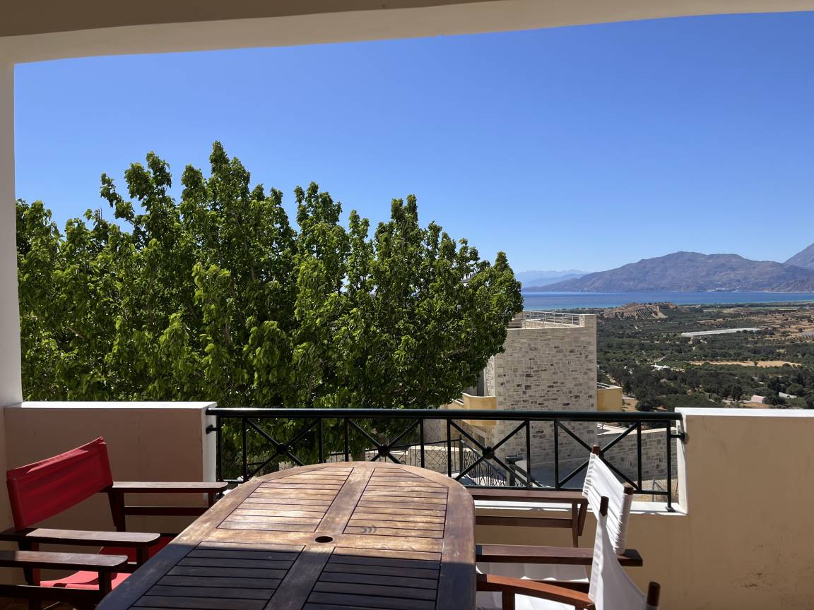 99 M² Apartment ∙ 3 Bedrooms ∙ 5 Guests - Pitsidia