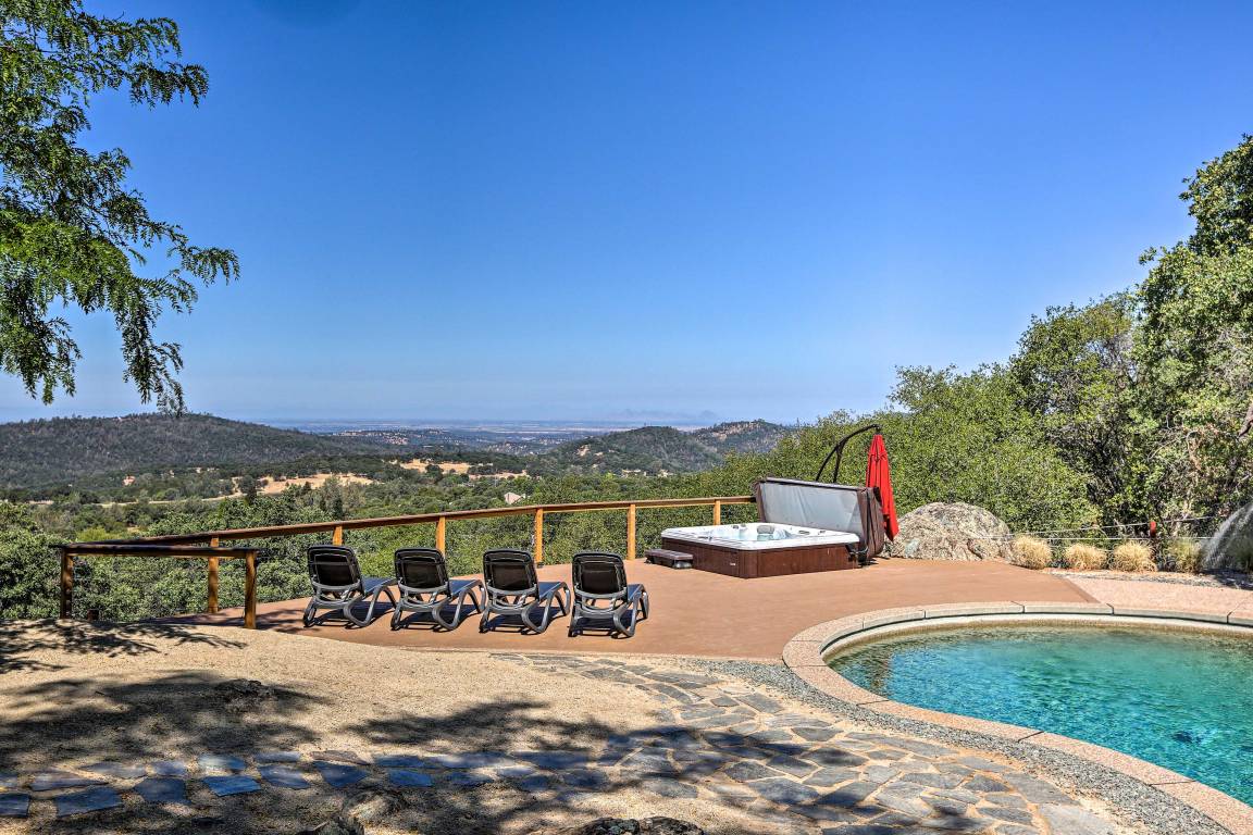 260 M² House ∙ 4 Bedrooms ∙ 8 Guests - Lake of the Pines, CA