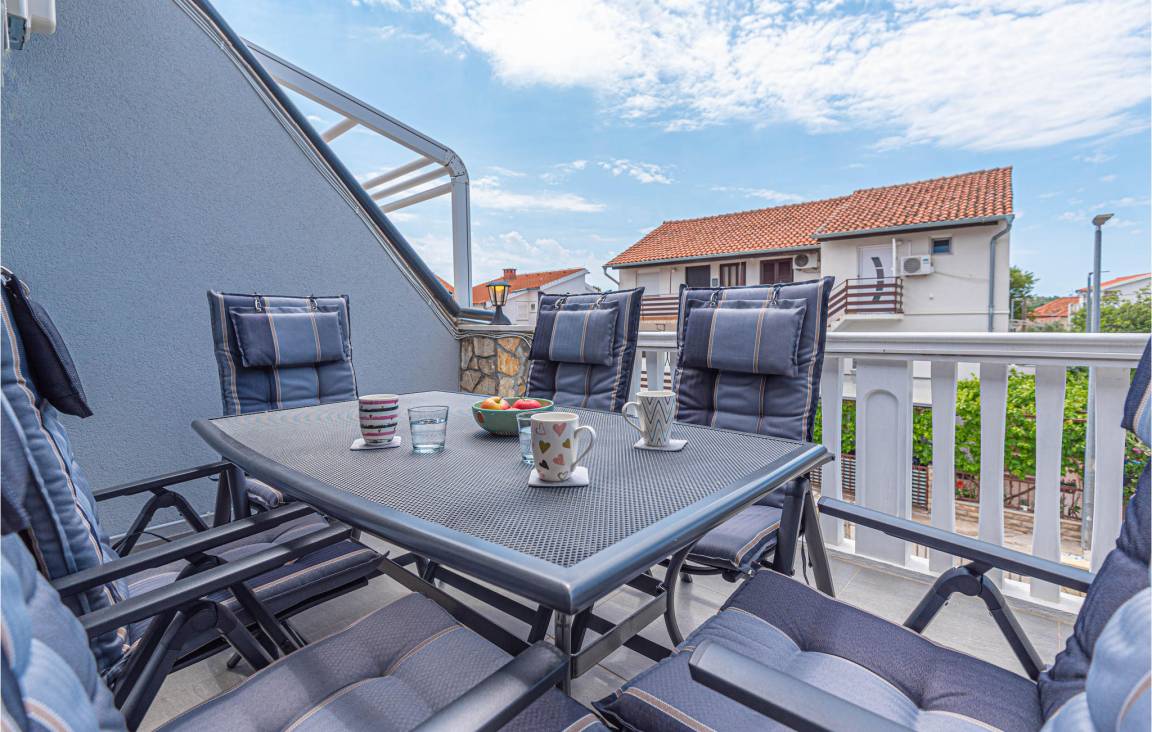 57 M² Ferienwohnung ∙ 2 Schlafzimmer ∙ 4 Gäste - Tisno