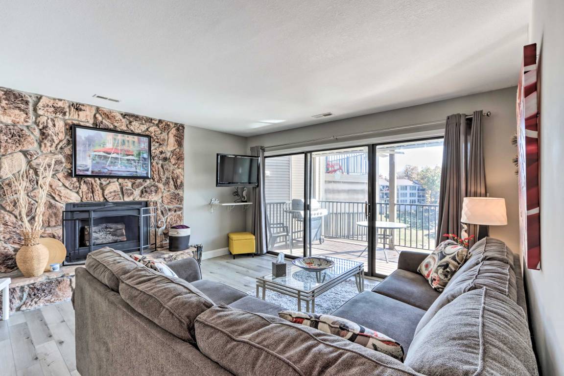 92 M² Apartment ∙ 2 Bedrooms ∙ 4 Guests - Sunrise Beach, MO