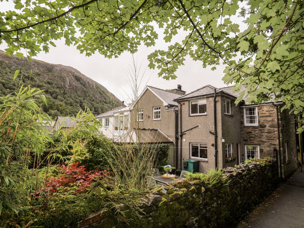 Cottage ∙ 3 Bedrooms ∙ 4 Guests - Beddgelert