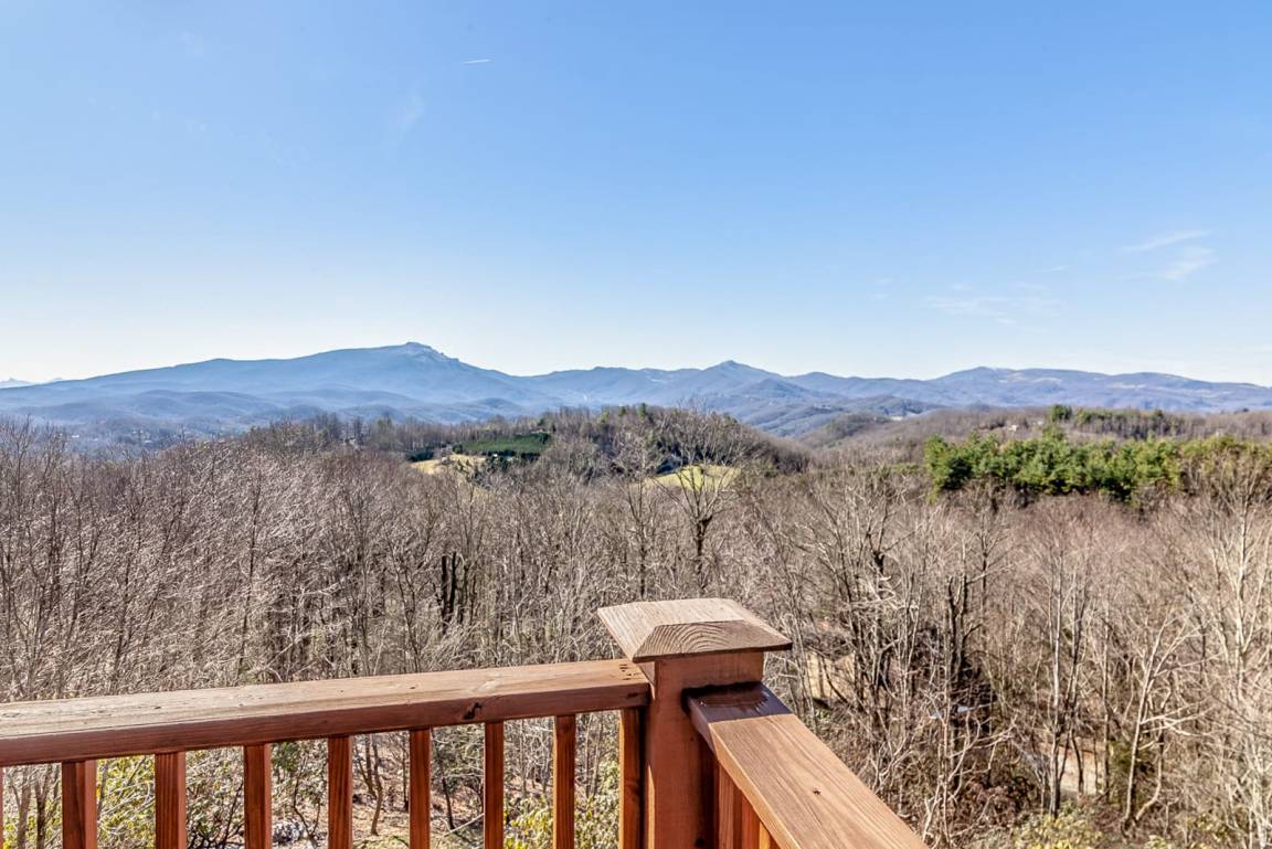 339 M² Cabin ∙ 5 Bedrooms ∙ 14 Guests - Boone, NC