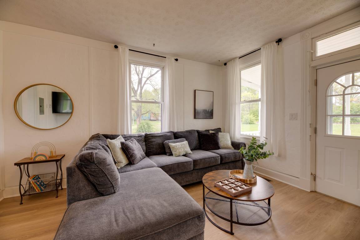 102 M² House ∙ 2 Bedrooms ∙ 8 Guests - Delirium, Kings Mills