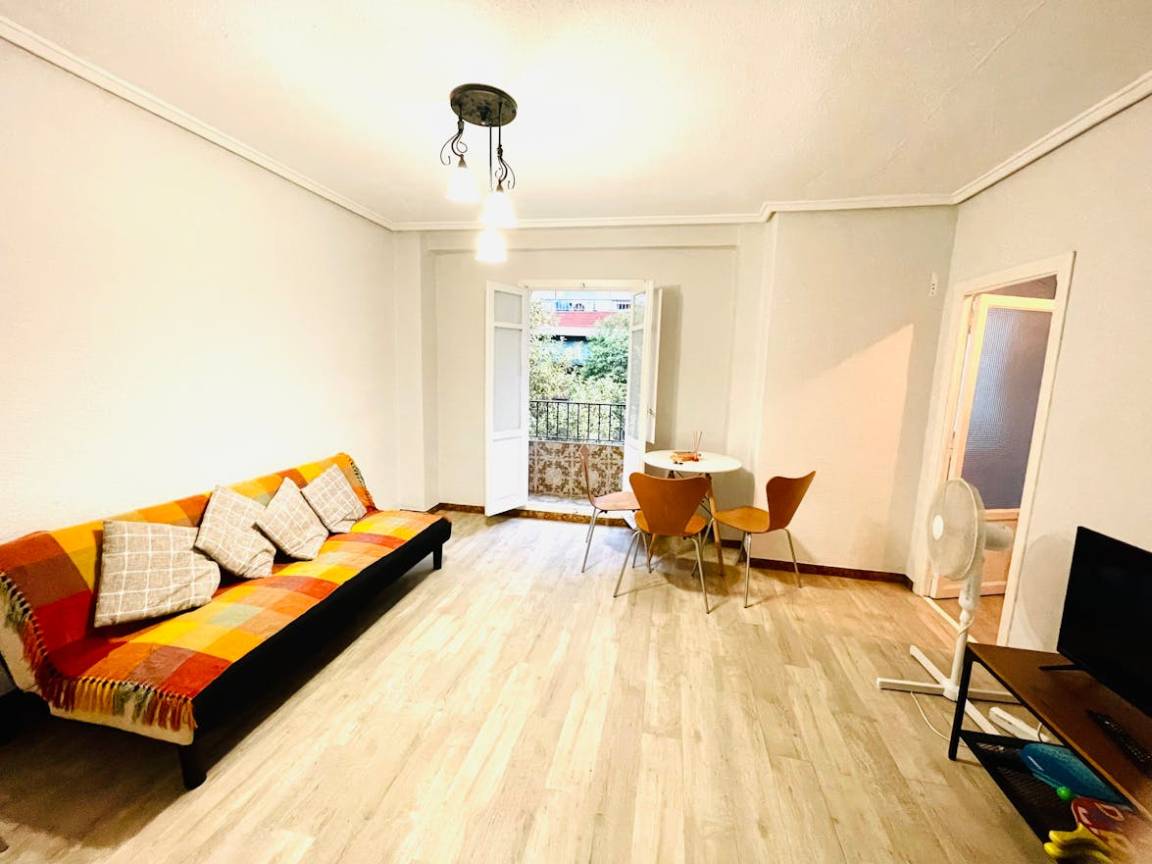 70 M² Apartamento ∙ 3 Habitaciones ∙ 4 Huéspedes - Valencia