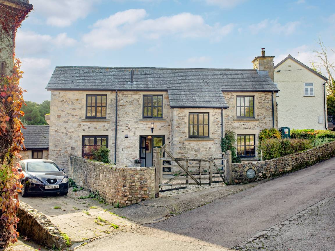 Cottage ∙ 3 Bedrooms ∙ 6 Guests - Beer