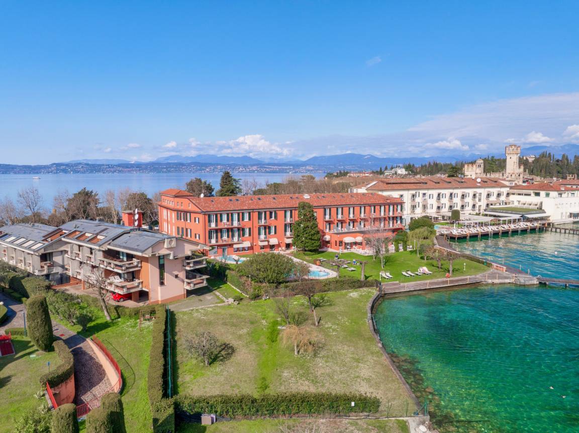 50 M² Apartment ∙ 2 Bedrooms ∙ 4 Guests - Sirmione