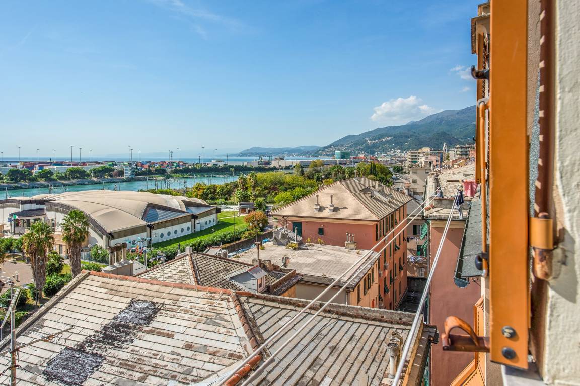 98 M² House ∙ 3 Bedrooms ∙ 6 Guests - Genoa