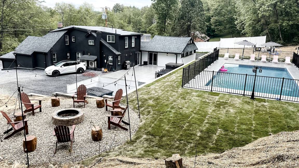 House ∙ 1 Bedroom ∙ 11 Guests - Sasquatch, Queensbury
