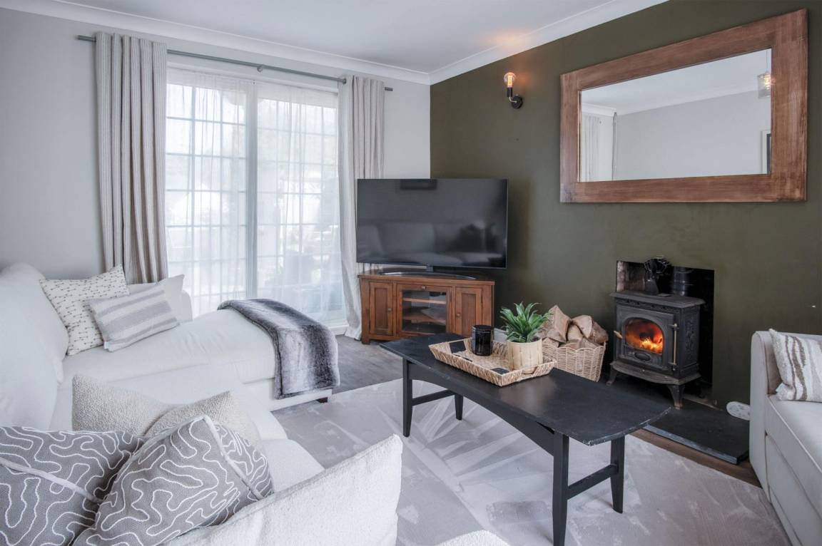 84 M² House ∙ 2 Bedrooms ∙ 4 Guests - Haverfordwest