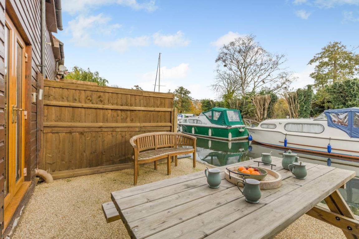 Cottage ∙ 2 Bedrooms ∙ 4 Guests - Horning