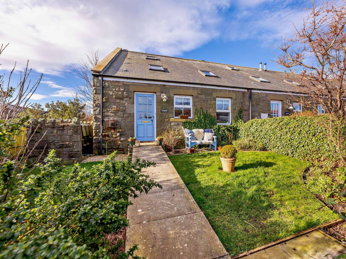 Cottage ∙ 3 Bedrooms ∙ 5 Guests - Seahouses