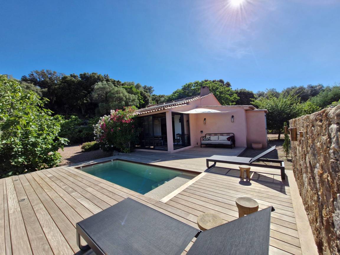 1300 M² Ferienhaus ∙ 3 Schlafzimmer ∙ 7 Gäste - Santa Giulia