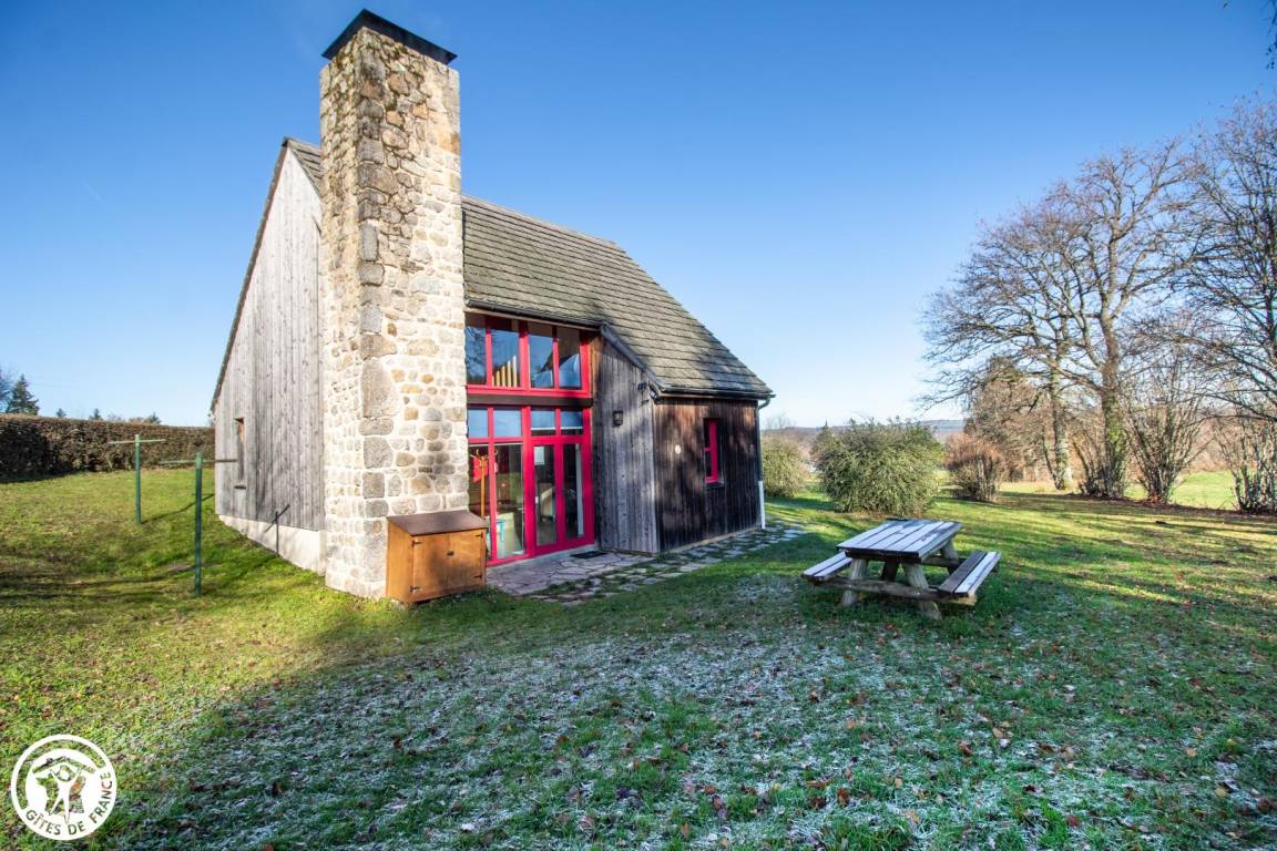 60 M² Gîte ∙ 2 Bedrooms ∙ 4 Guests - Auvergne
