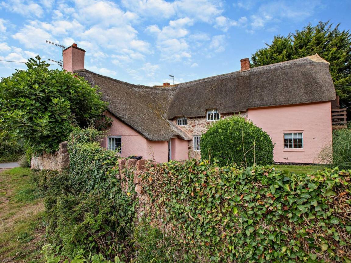 Cottage ∙ 6 Bedrooms ∙ 11 Guests - Watchet
