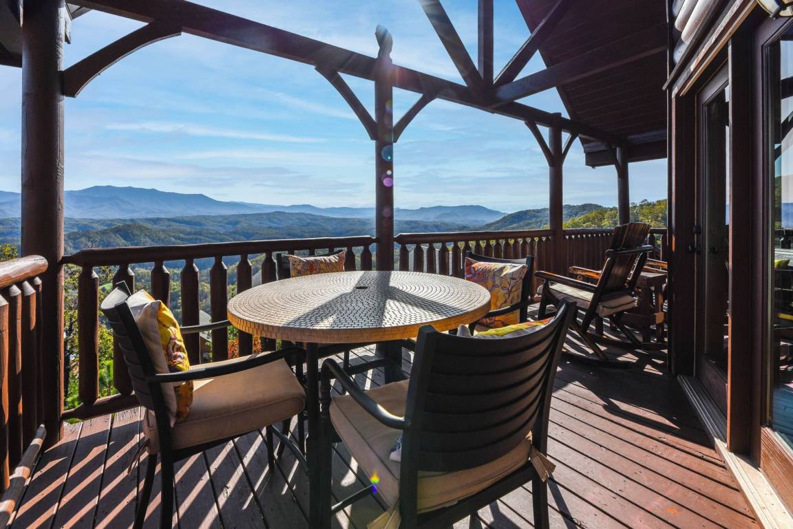 177 M² Cabin ∙ 2 Bedrooms ∙ 8 Guests - Gatlinburg, TN