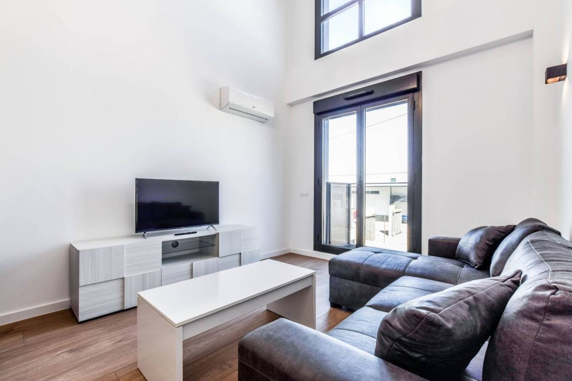 80 M² Apartamento ∙ 1 Habitación ∙ 4 Huéspedes - Torrejón de Ardoz