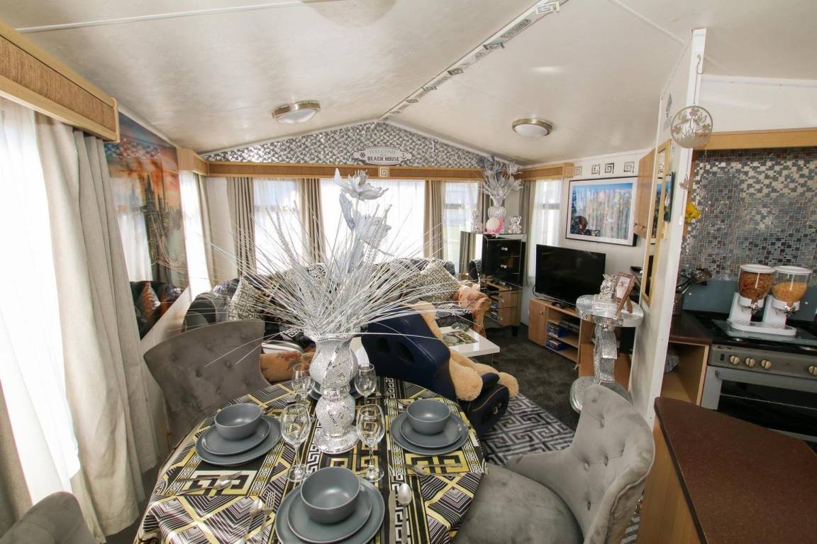 110 M² Ferienwohnung ∙ 3 Schlafzimmer ∙ 8 Gäste - Kent