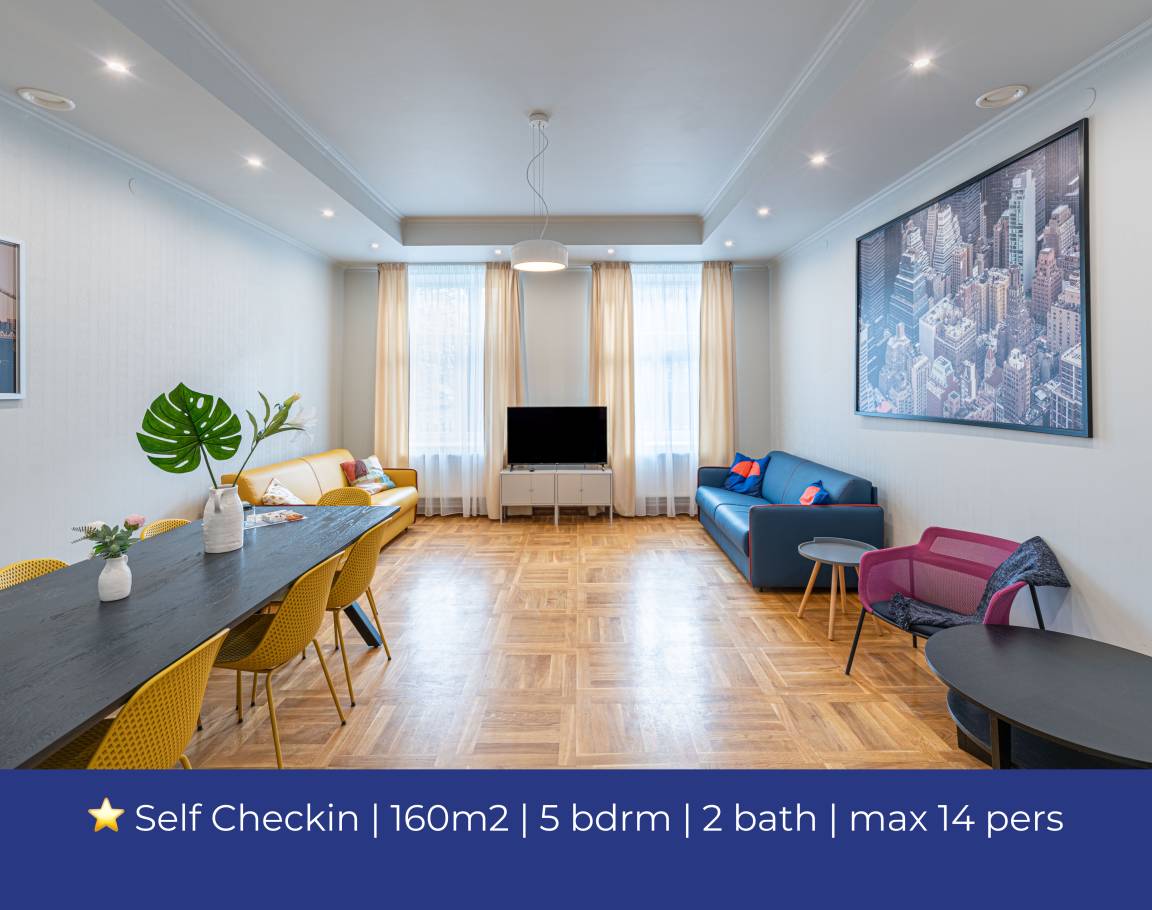 160 M² Apartment ∙ 5 Bedrooms ∙ 14 Guests - Riga, Latvia
