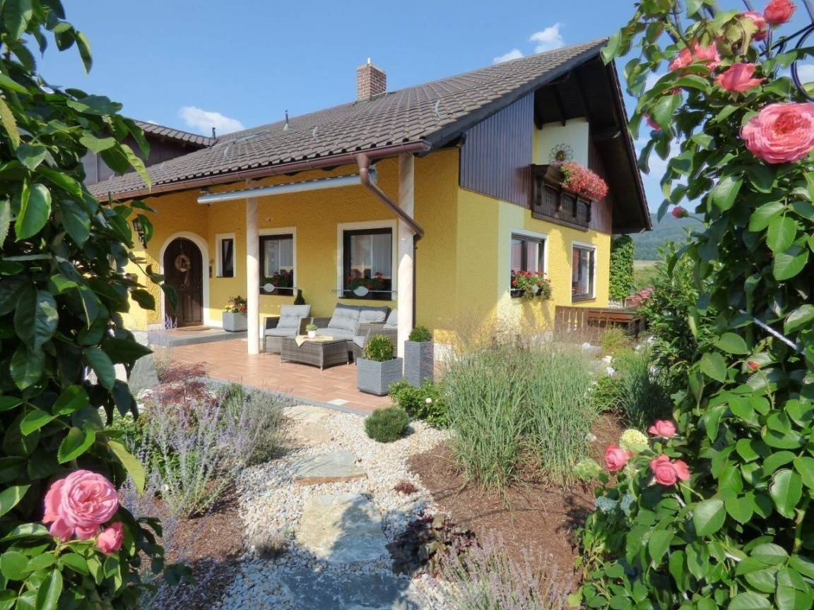 80 M² Ferienwohnung ∙ 2 Schlafzimmer ∙ 3 Gäste - Waldmünchen