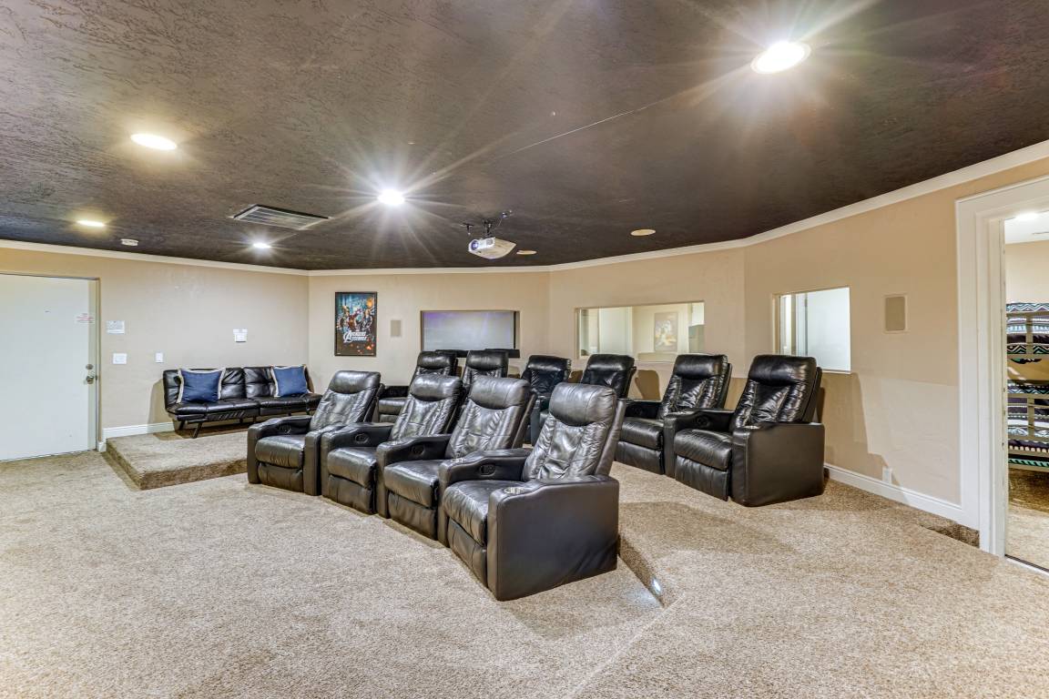 975 M² House ∙ 9 Bedrooms ∙ 26 Guests - Sandy, UT