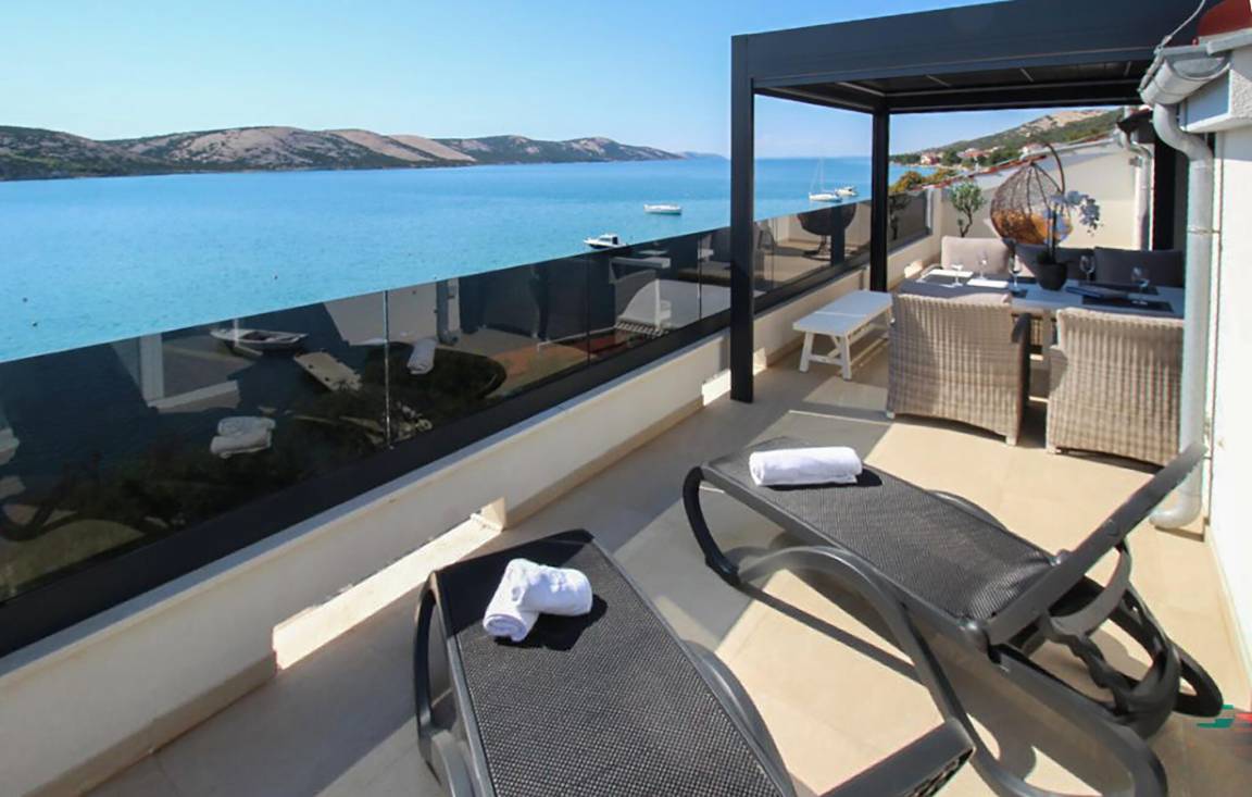 180 M² Apartamento ∙ 3 Quartos ∙ 8 Hóspedes - Novalja