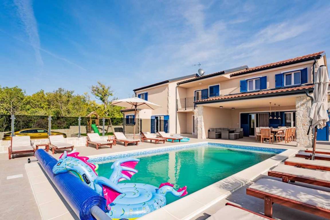 700 M² Villa ∙ 6 Bedrooms ∙ 14 Guests - Krk