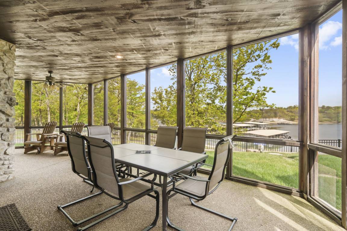 325 M² Lodge ∙ 6 Bedrooms ∙ 16 Guests - Kimberling City, MO
