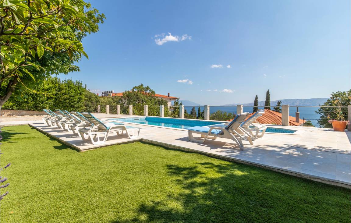 124 M² House ∙ 3 Bedrooms ∙ 8 Guests - Novi Vinodolski