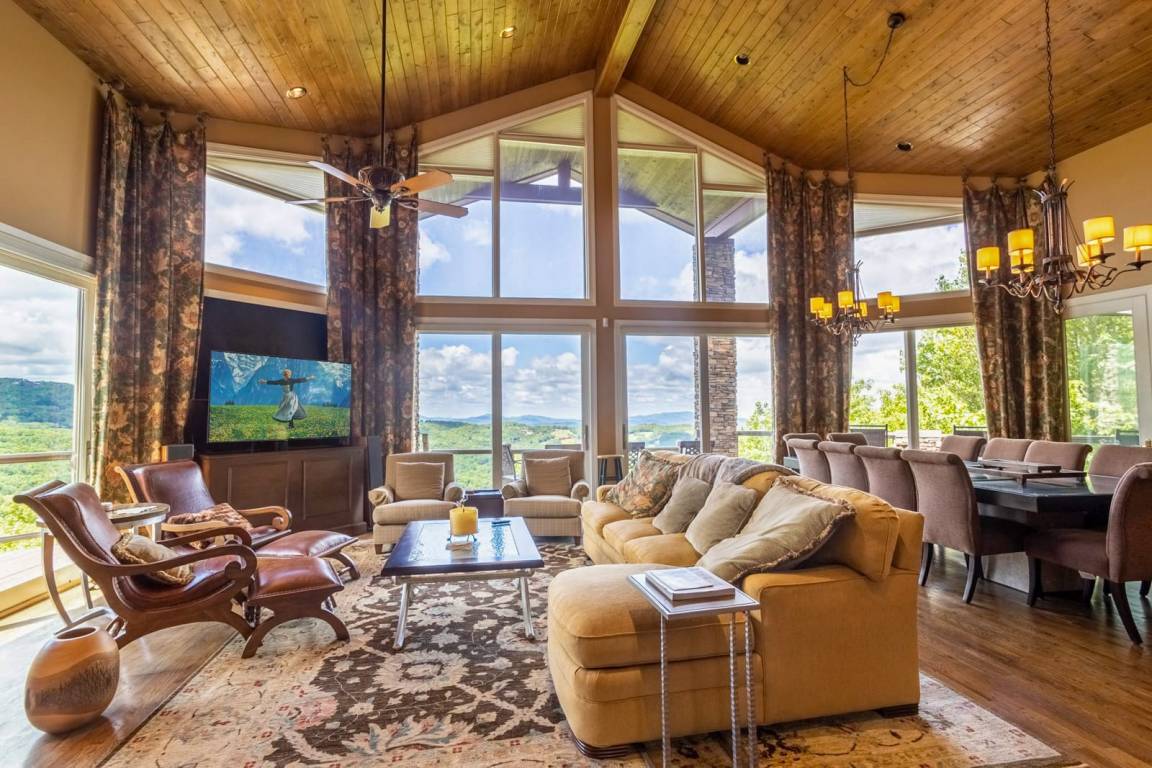 Cabin ∙ 5 Bedrooms ∙ 15 Guests - Beech Mountain, NC