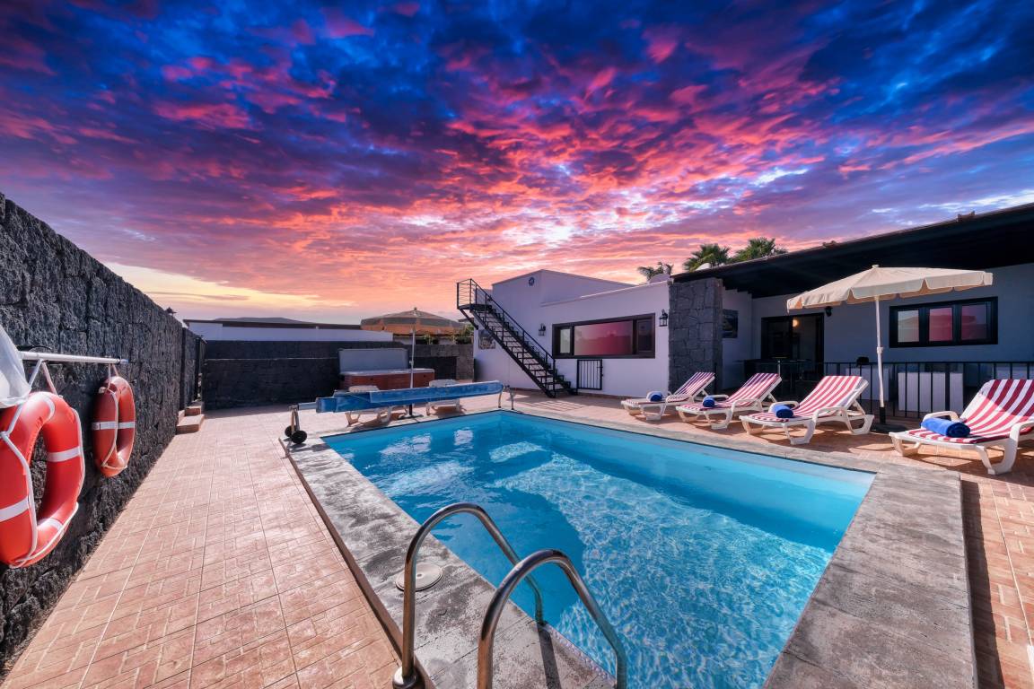 150 M² Villa ∙ 4 Habitaciones ∙ 8 Huéspedes - Playa Blanca