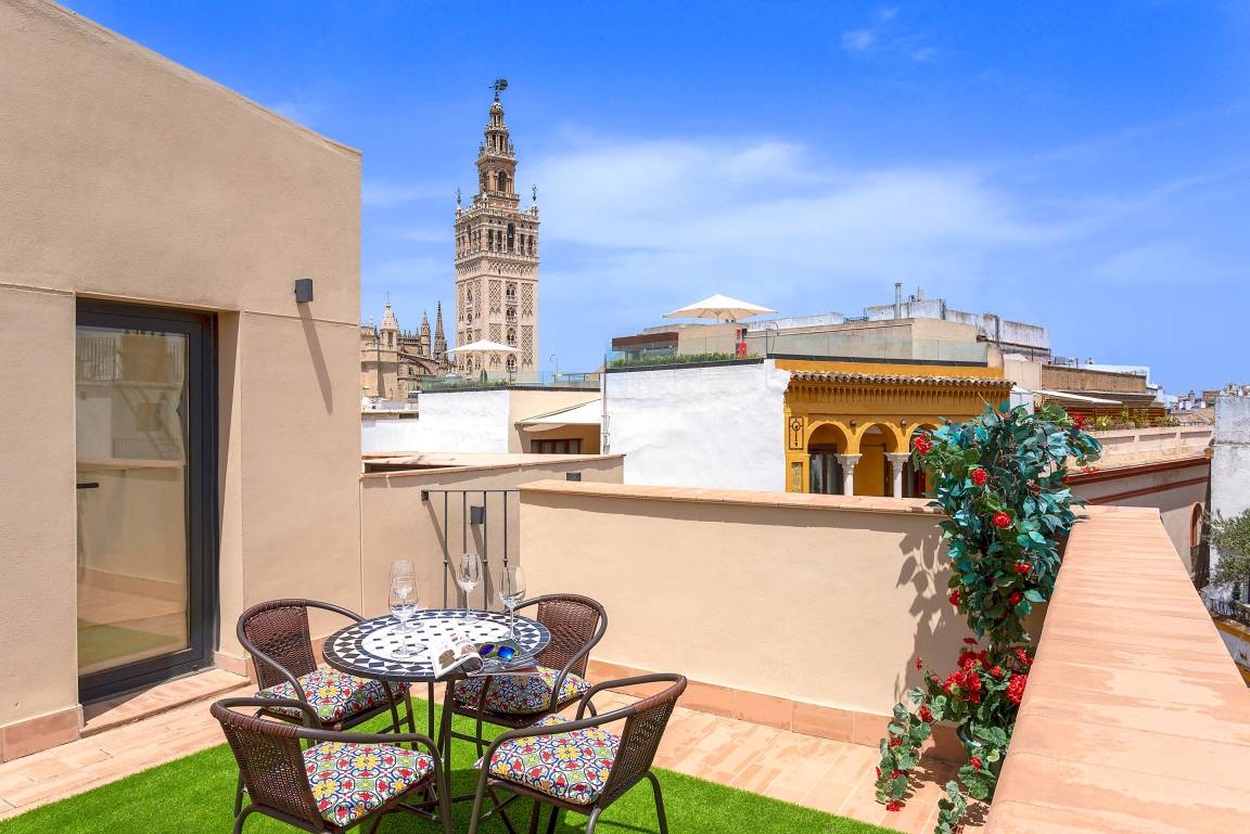161 M² Apartamento ∙ 3 Habitaciones ∙ 6 Huéspedes - Sevilla