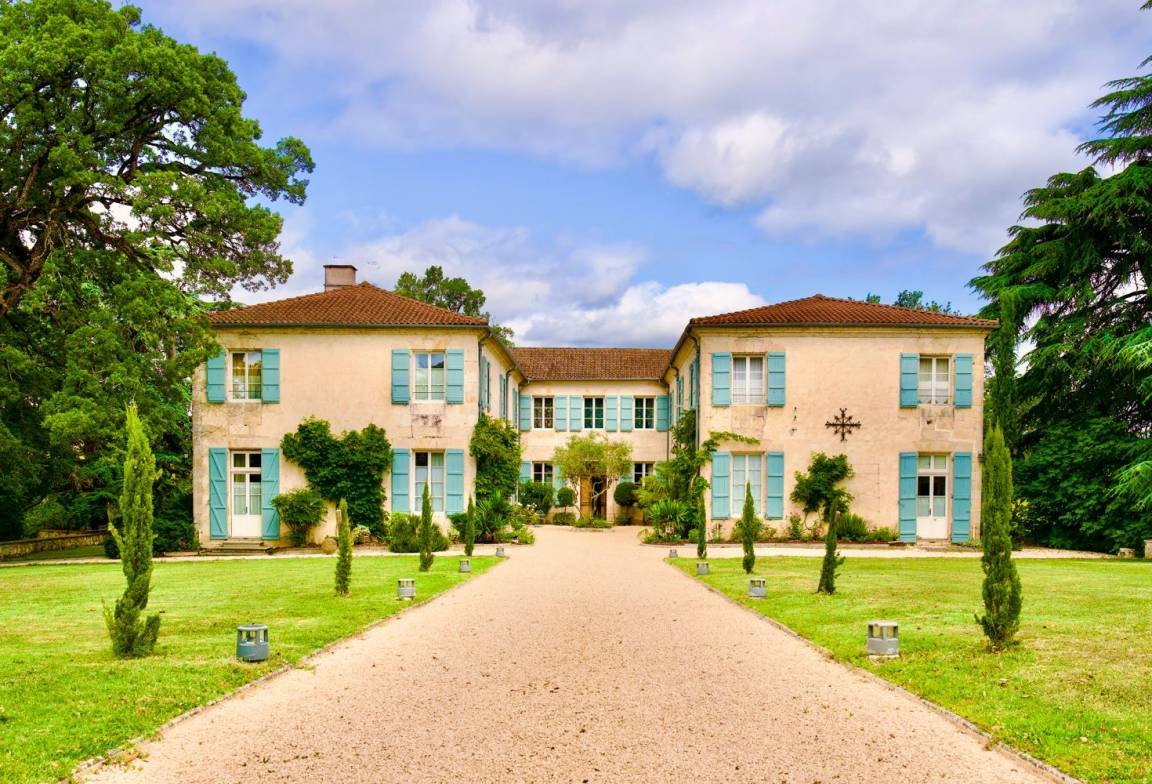 Schloss ∙ 12 Schlafzimmer ∙ 24 Gäste - Nouvelle-Aquitaine