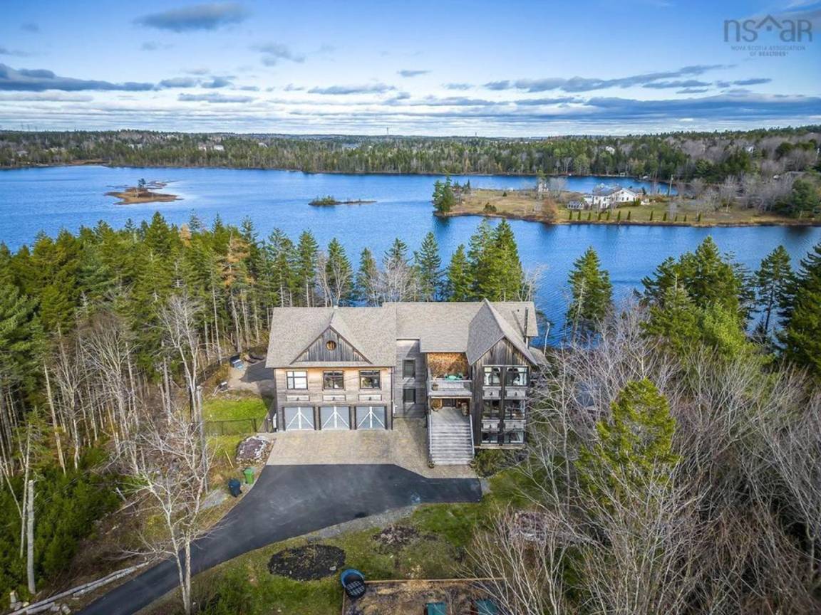 600 M² House ∙ 7 Bedrooms ∙ 14 Guests - Nova Scotia
