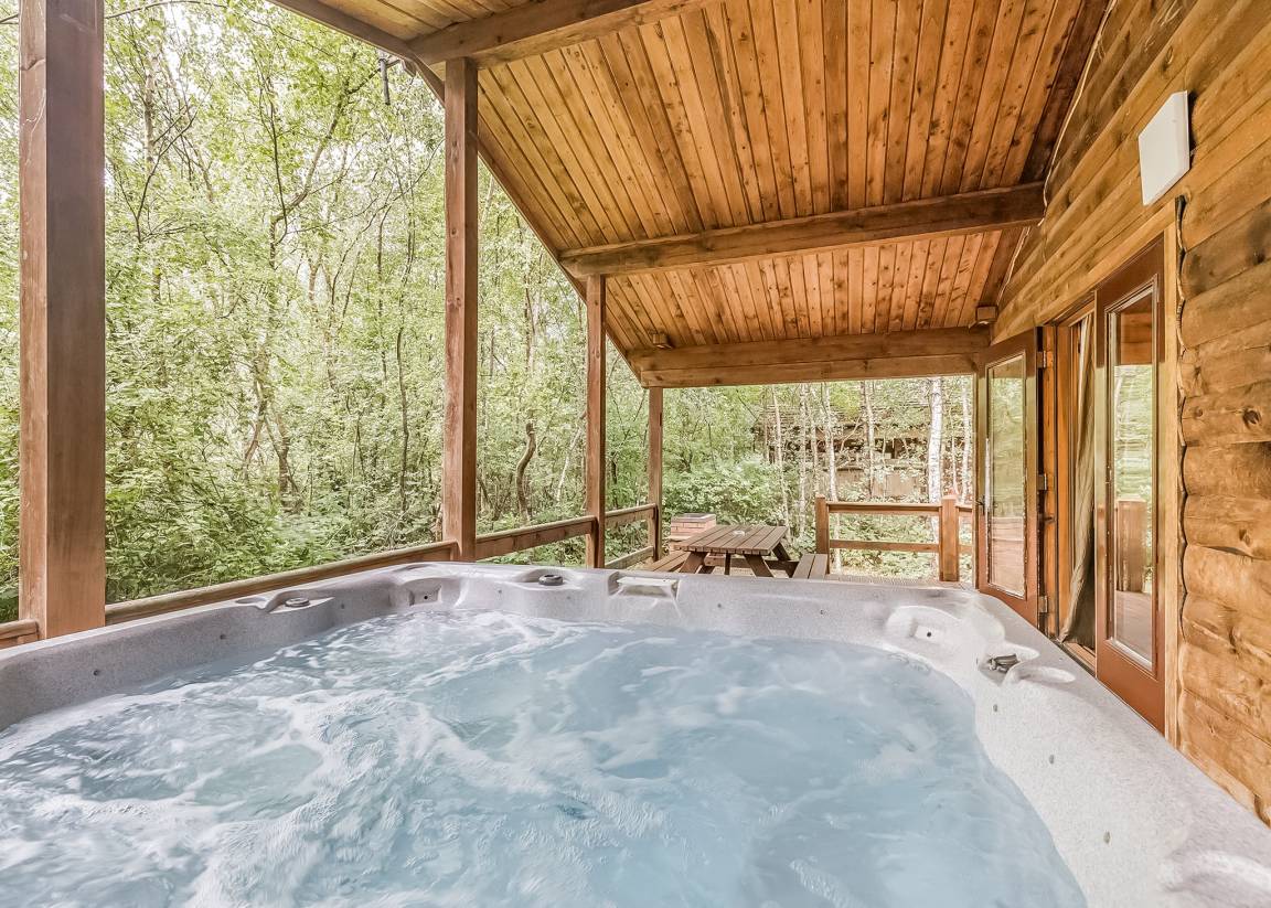 Chalet ∙ 2 Bedrooms ∙ 6 Guests - Cheshire