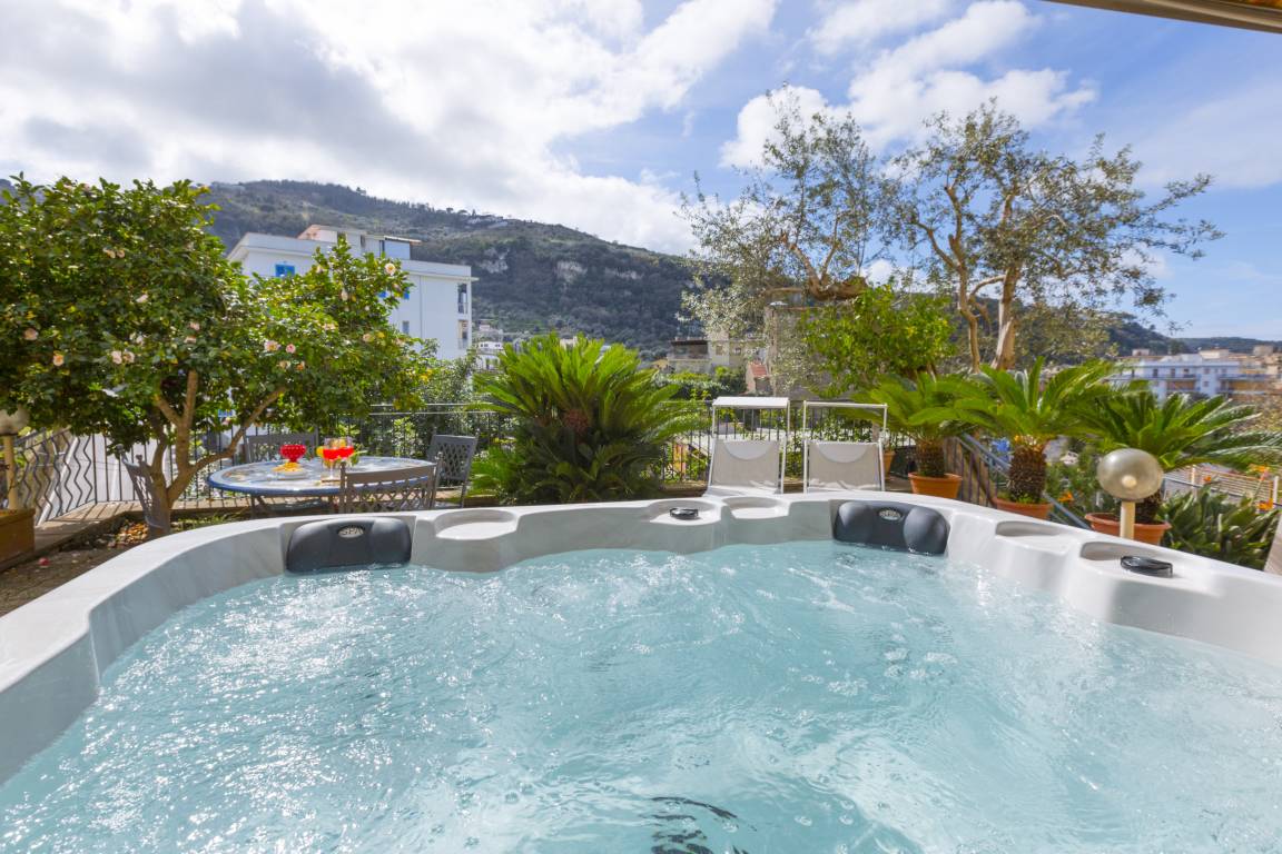 120 M² Apartment ∙ 2 Bedrooms ∙ 6 Guests - Sorrento