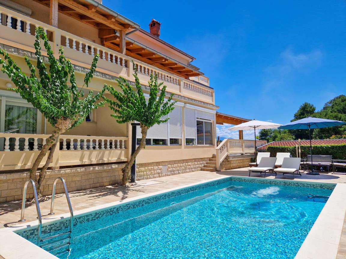 60 M² Apartment ∙ 2 Bedrooms ∙ 4 Guests - Rab