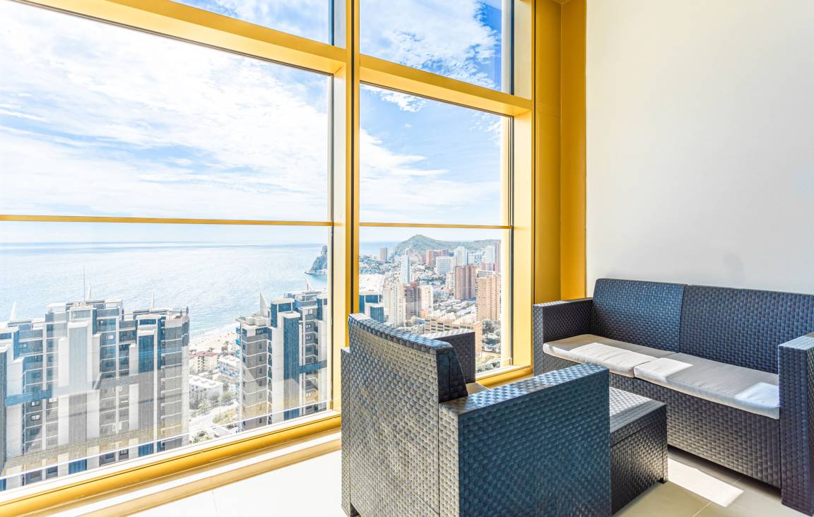 75 M² Apartamento ∙ 2 Habitaciones ∙ 4 Huéspedes - Benidorm