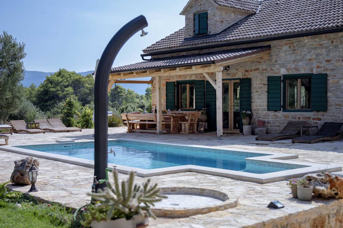 300 M² Villa ∙ 6 Bedrooms ∙ 12 Guests - Stari Grad