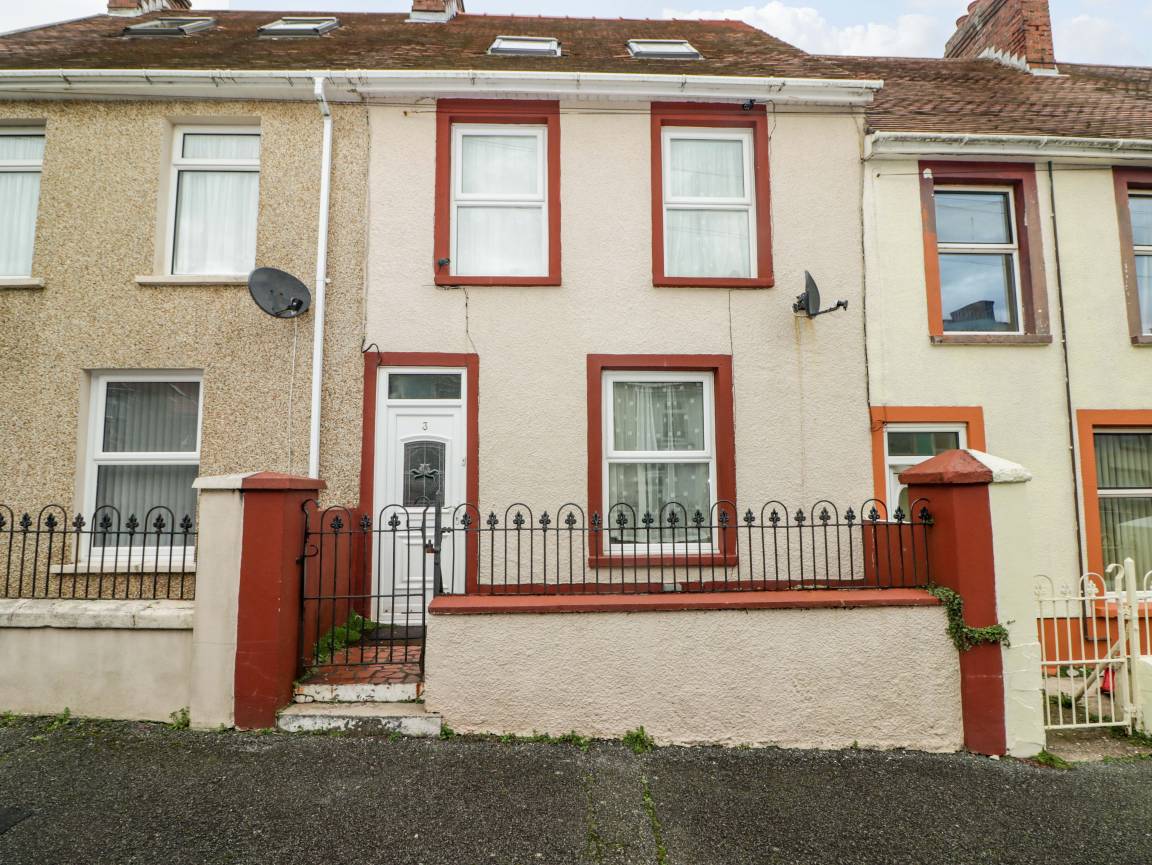 Mökki ∙ 3 Makuuhuonetta ∙ 7 Vierasta - Milford Haven