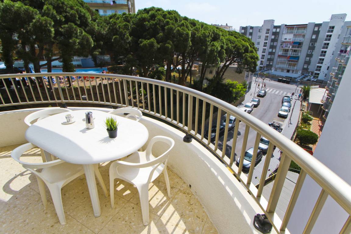60 M² Appartement ∙ 2 Slaapkamers ∙ 6 Gasten - Reus