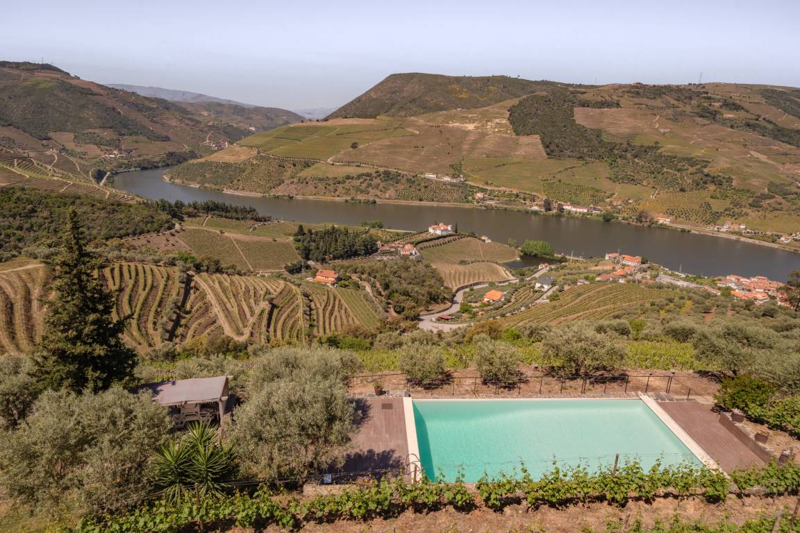 300 M² Villa ∙ 3 Habitaciones ∙ 6 Huéspedes - Armamar