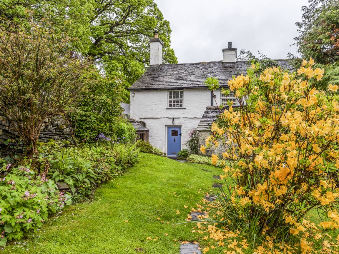 Cottage ∙ 2 Bedrooms ∙ 4 Guests - Bowness-on-Windermere