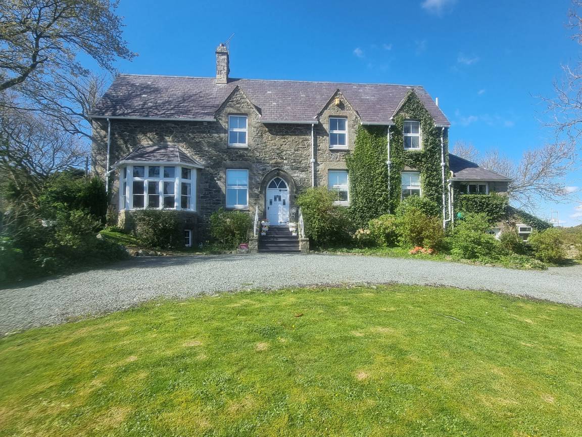 Cottage ∙ 5 Bedrooms ∙ 10 Guests - North Wales