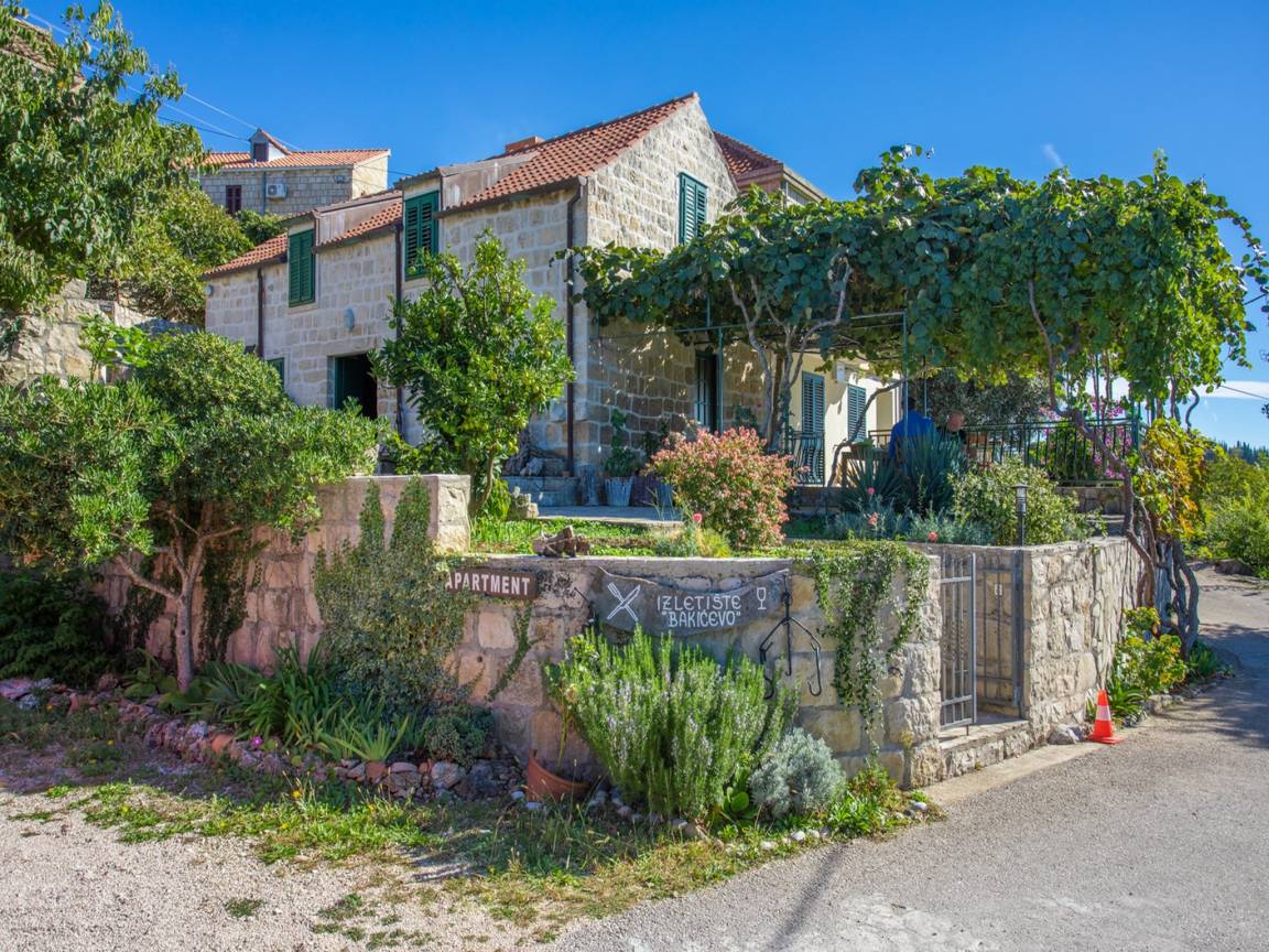 49 M² House ∙ 2 Bedrooms ∙ 5 Guests - Cavtat