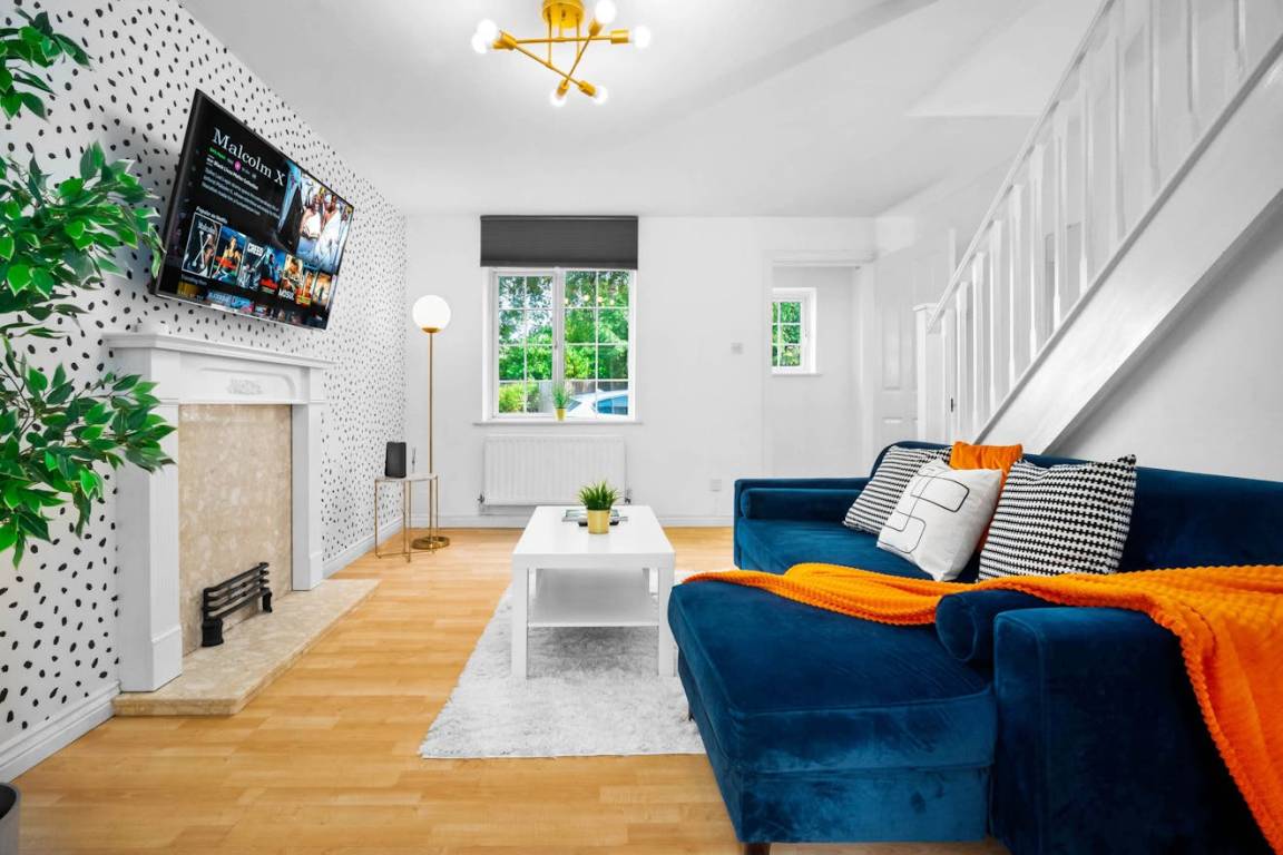 185 M² Ferienhaus ∙ 2 Schlafzimmer ∙ 4 Gäste - Birmingham