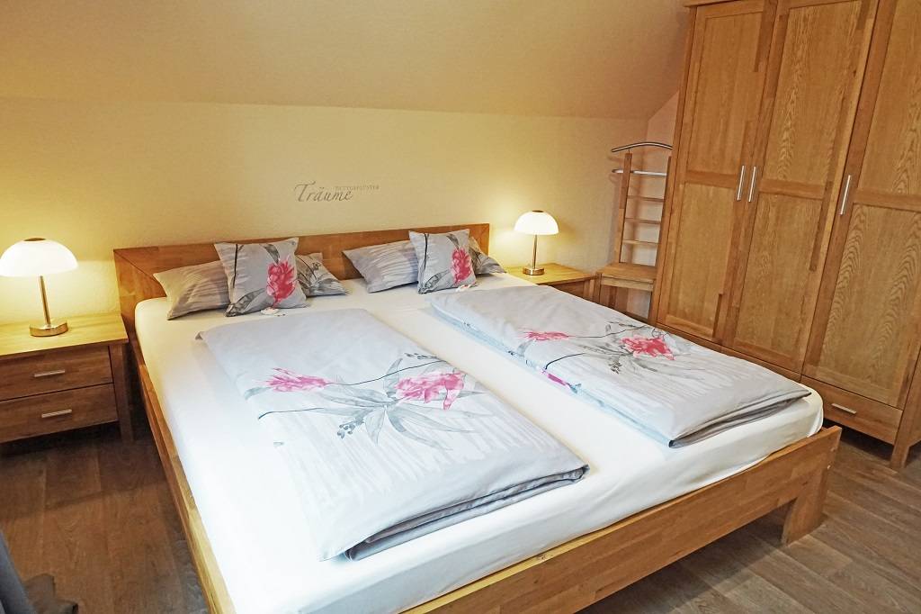 48 M² Ferienwohnung ∙ 1 Schlafzimmer ∙ 2 Gäste - Sommerach