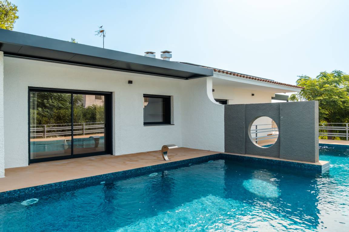 133 M² Maison De Vacances ∙ 4 Chambres ∙ 12 Personnes - Ulldecona
