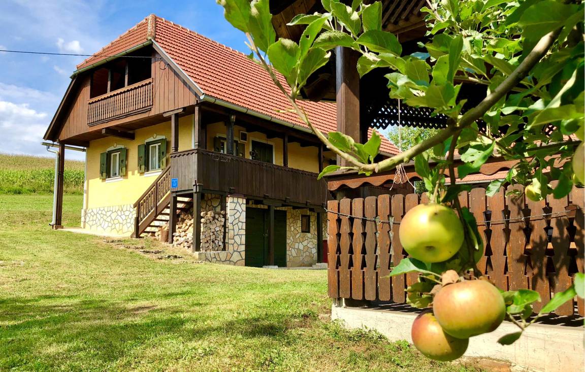 120 M² Ferienhaus ∙ 1 Schlafzimmer ∙ 4 Gäste - Karlovac